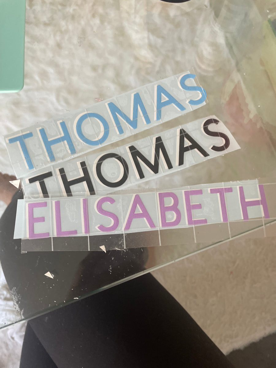 Custom vinyl sticker – Lizzy Loves Letters